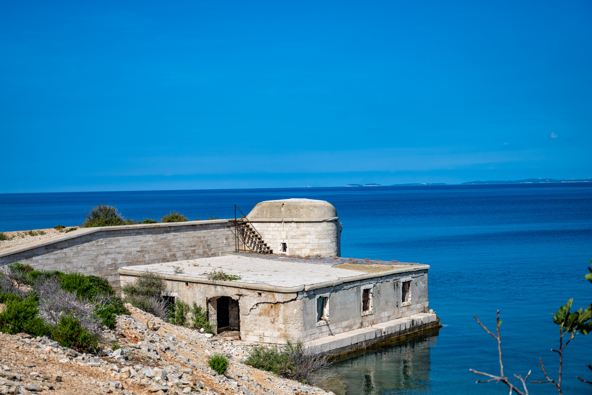 Izlet na Mali Brijun – Istražite jedinstvenu prirodu i povijest ...